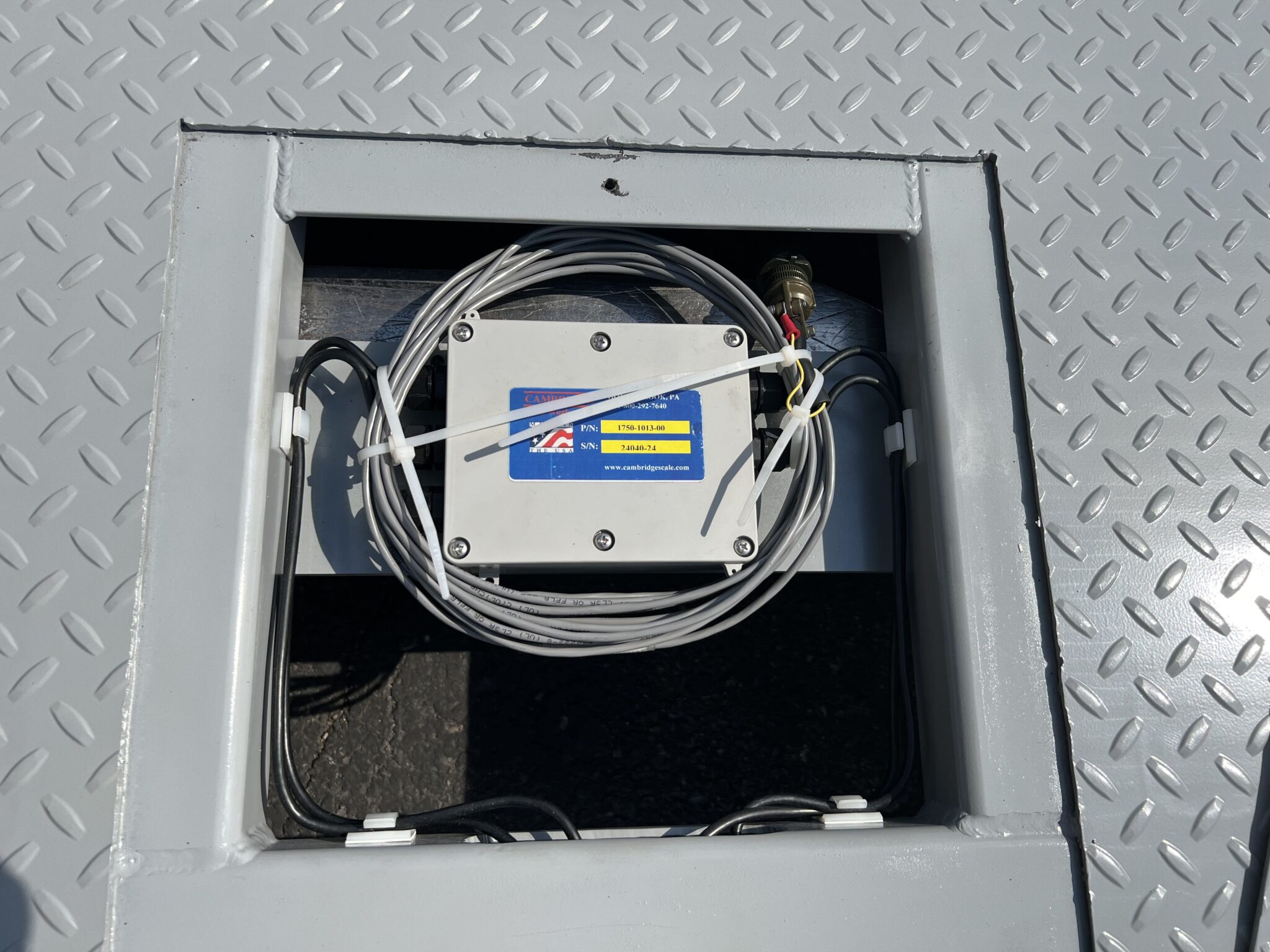 Cambridge 660 (Classic) Floor Scale 5x5 Platform 5,000 lb with CSW10AT ...